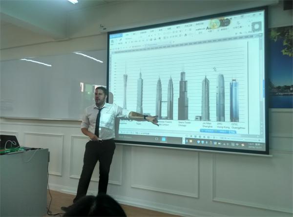 西英格兰大学Tom Linley教授来我院国际班授课_华立要闻_校园新闻_广州华立学院