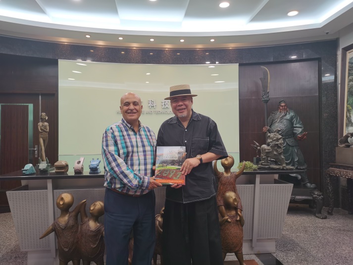 校领导会见美国来访名师Issam A. Ghazzawi教授_华立要闻_校园新闻_广州华立学院